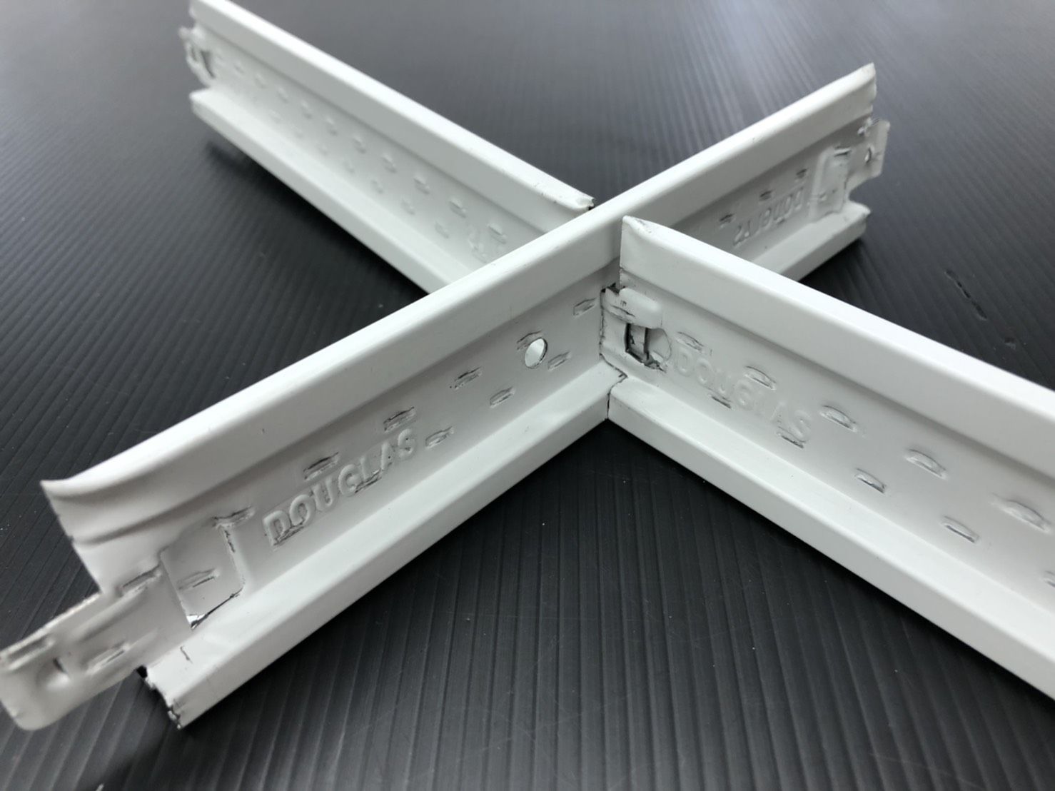 Ultra line - Ceiling suspension grid - Ultra line | 26 Years Decorative ...