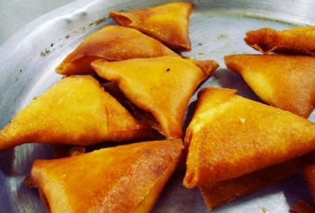 เครื่องจักร Samosa และโซลูชันการผลิต | ผู้ผลิตเครื่อง Samosa อัตโนมัติ ...
