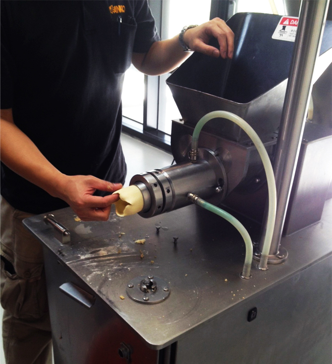 ANKO Vegetarian Dumpling Multipurpose Filling & Forming Machine ...