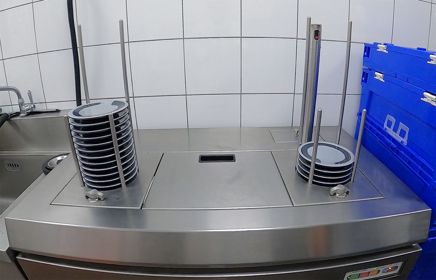 Plate Washing Machine | Sushi Bar Conveyor Belt - Food Delivery Belt ...