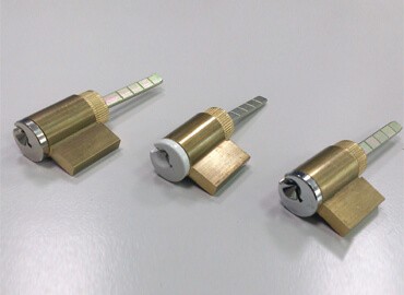 수동 플러시 볼트 | 도어 클로저 및 하드웨어 OEM/ODM 제조업체 | 디앤디