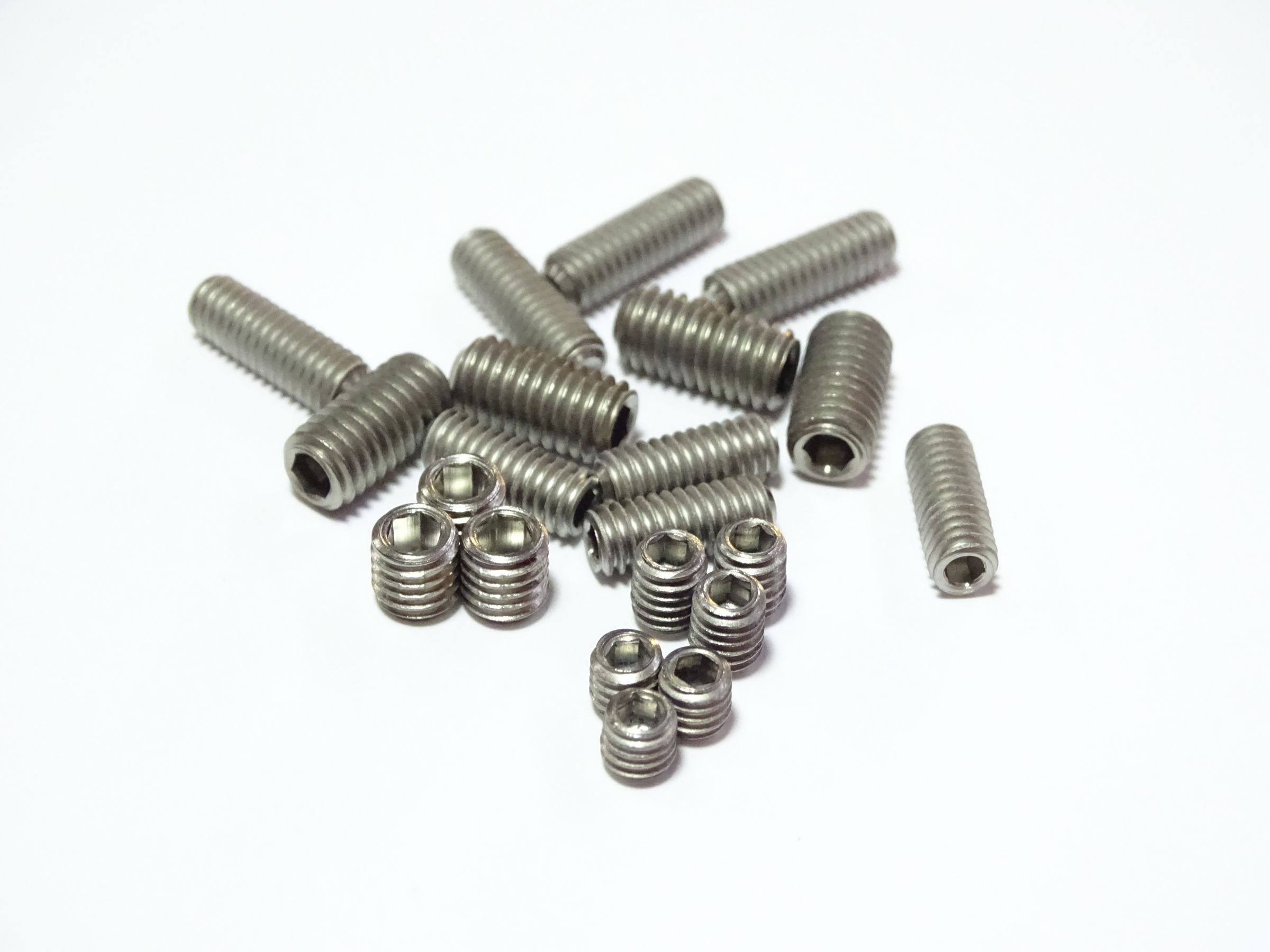 สกรูตัวหนอนหกเหลี่ยมไทเทเนียมพร้อมคัพพอยต์-DIN916 | ผู้ผลิตตัวยึดและสาย ...