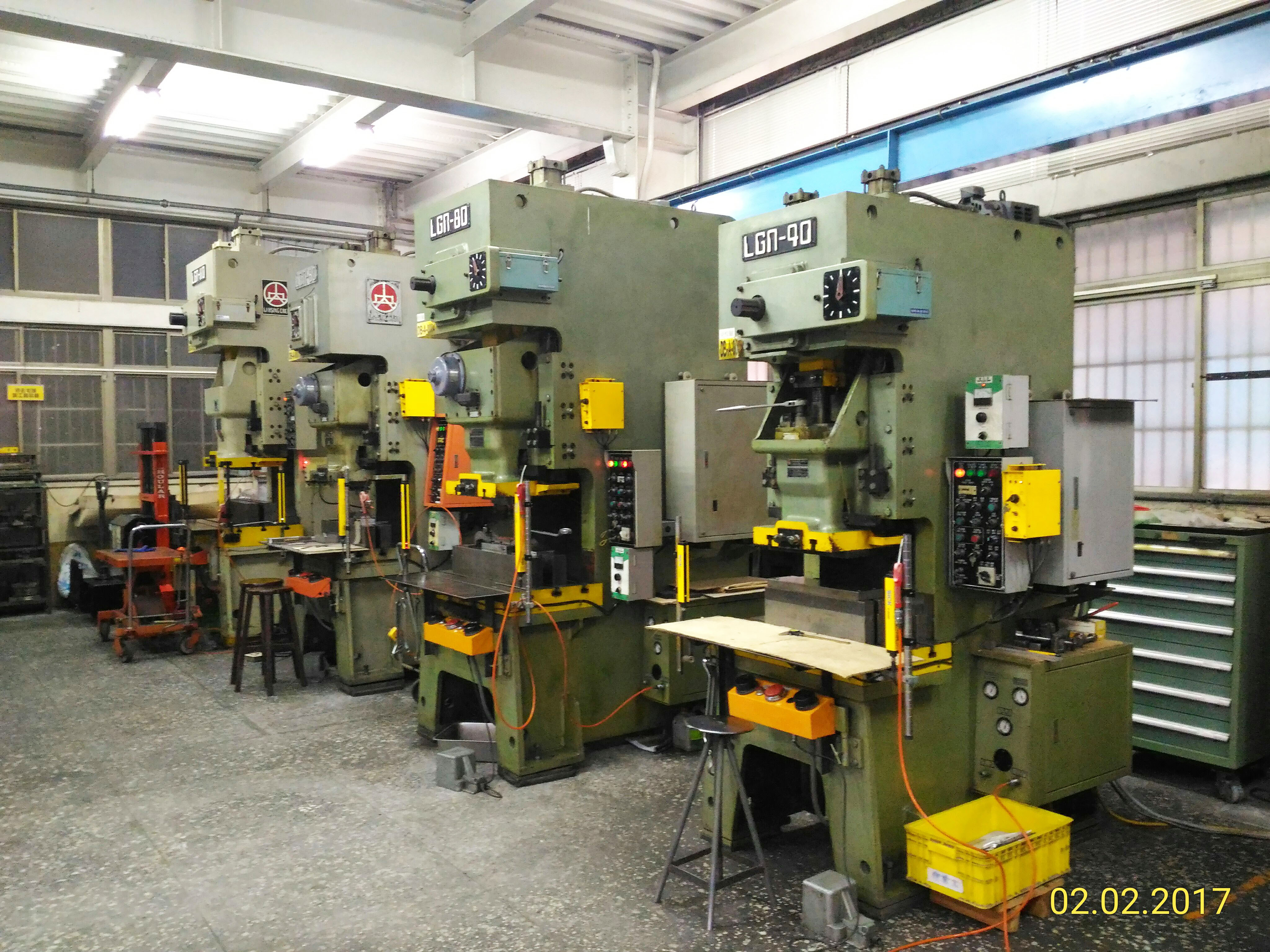 Production Equipment | Professional Heat Sink Manufacturing | ShunTeh