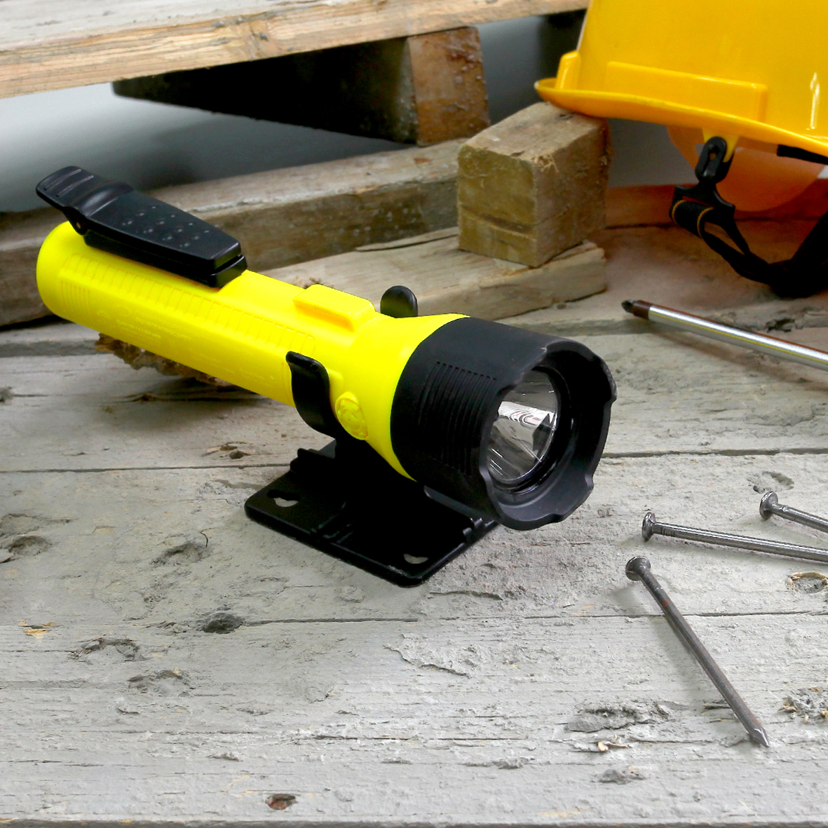 IMPA 792230 Intrinsically Safe LED Flashlight | Flashlight and Eyewear ...