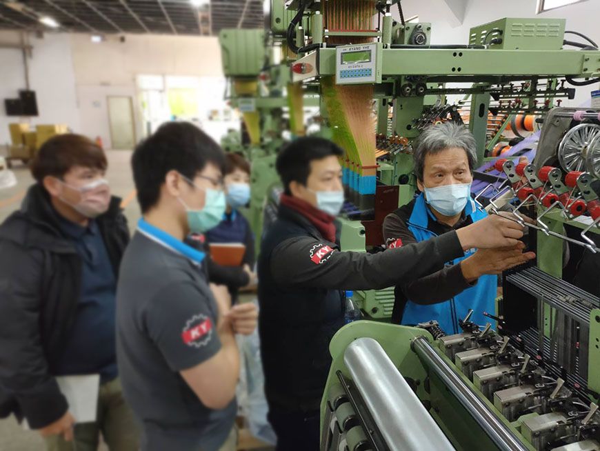 Technika know-how | 50 let tkacího stroje | Výrobce textilních strojů ...